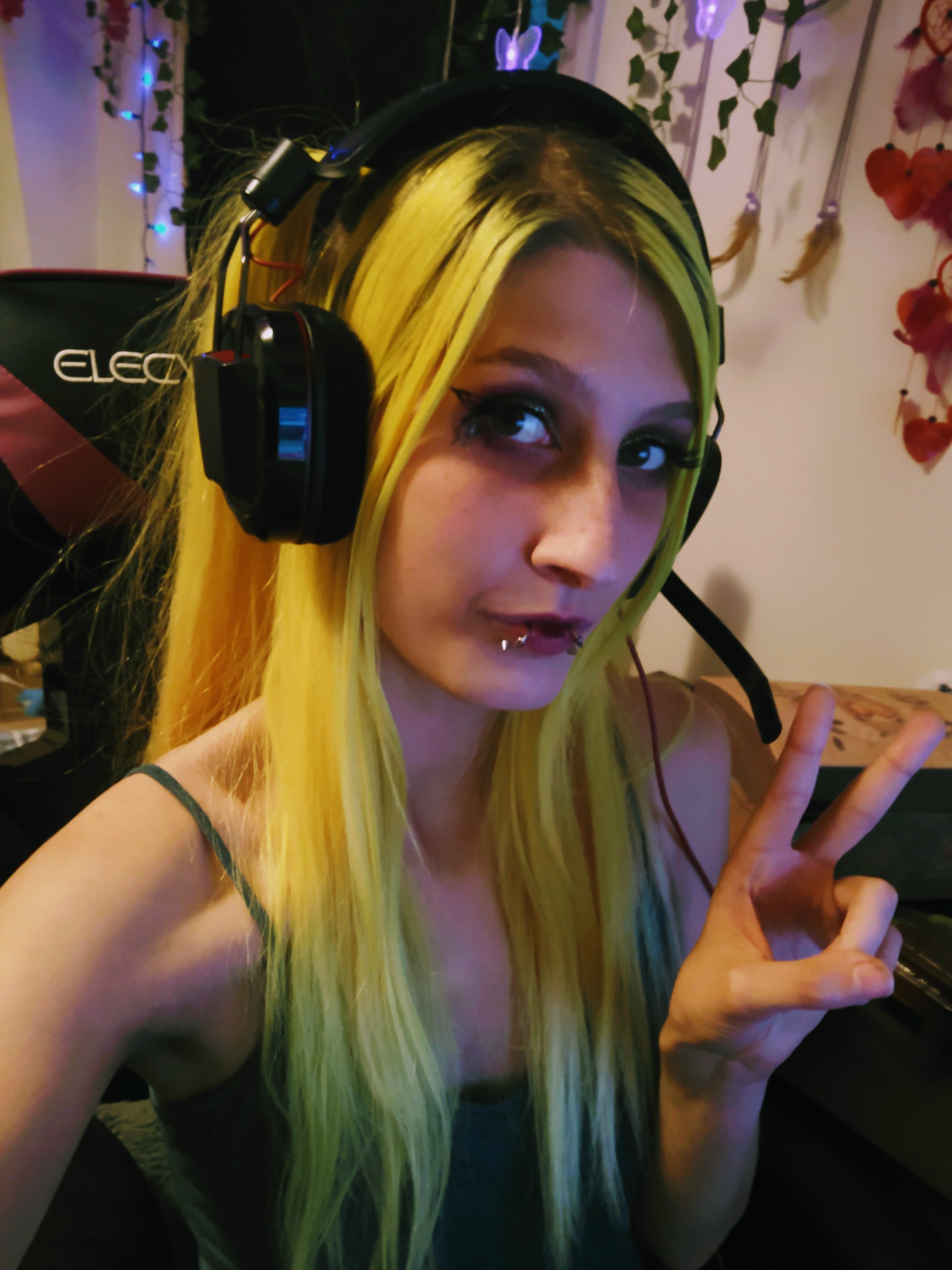 Women Are Making Their Place in the Streaming Community – Catcall